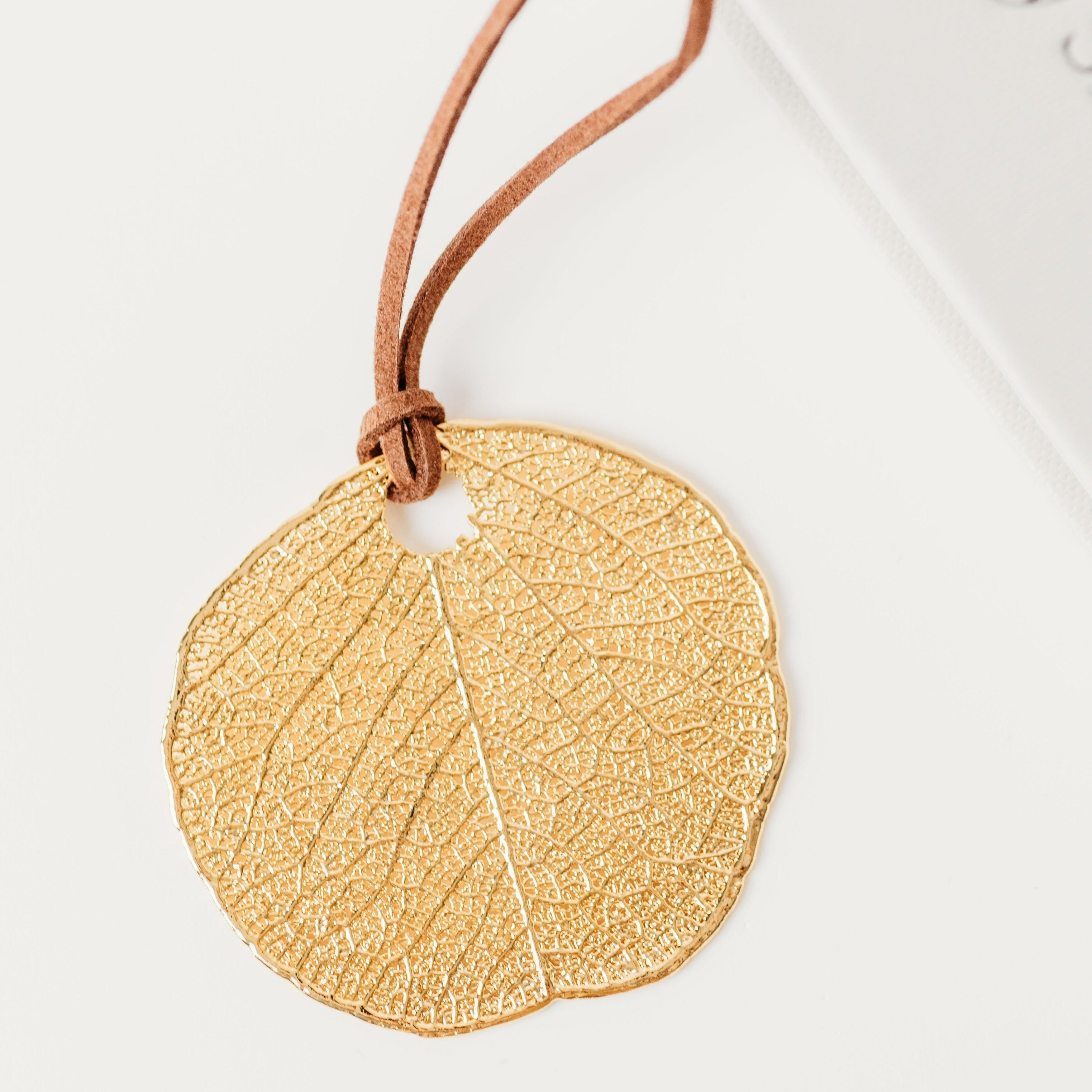 Cerrado Leaf Necklace with Vegetable Suede – CARLA SHAW